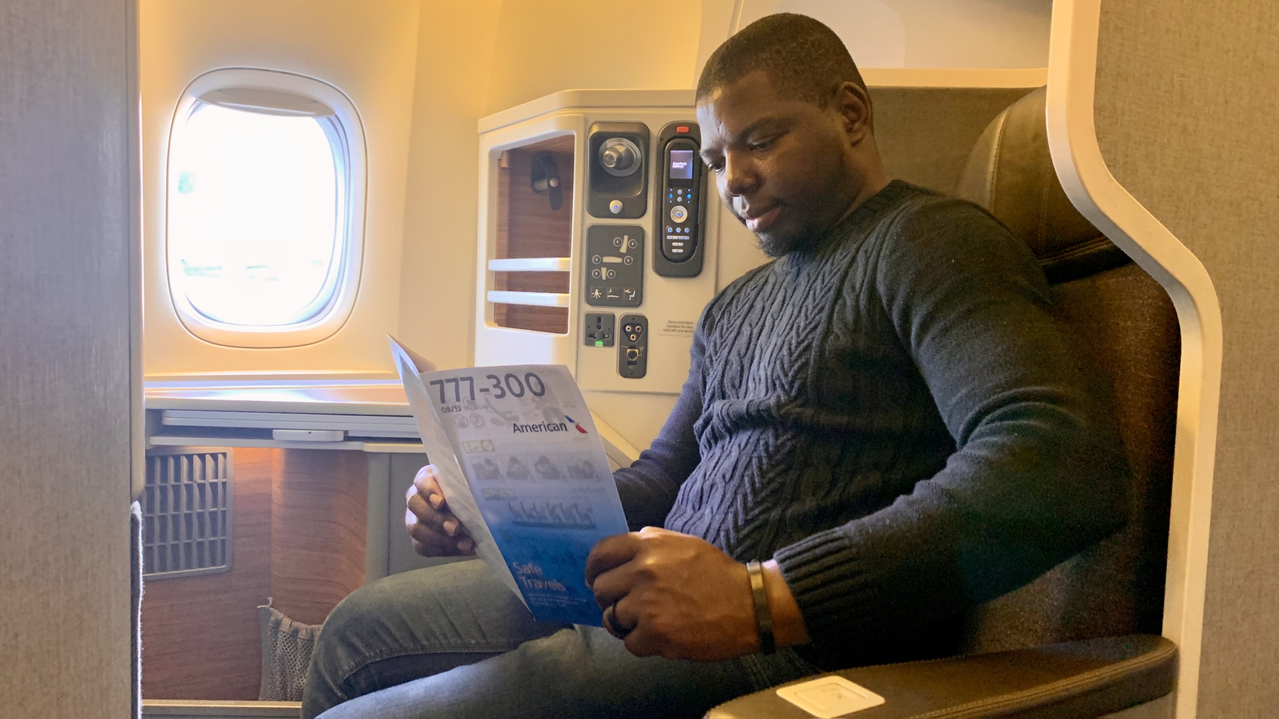 American Airlines First Class - JFK to Miami in Boeing 777 - The Points ...